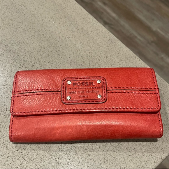 Fossil | Bags | Fossil Long Live Vintage Mercer Leather Trifold Long ...